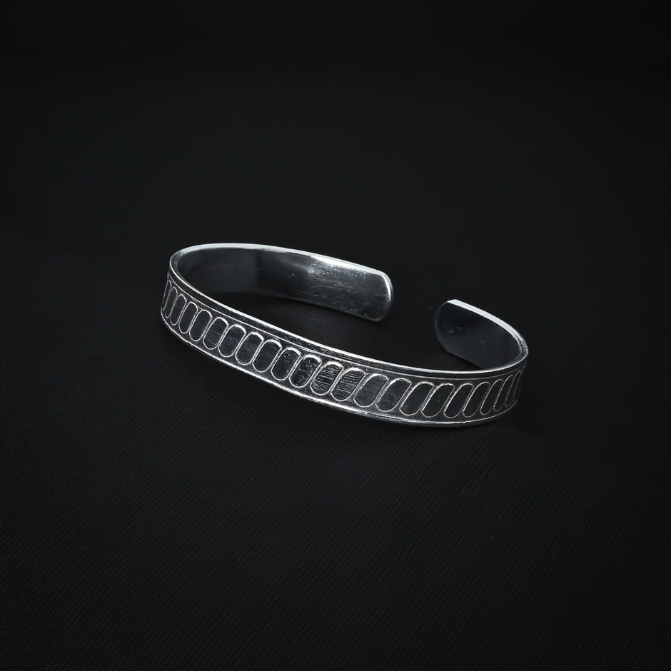 Buy Silver Kada: New Chandi Ka Kada Designs for Men & Women – Khushbu ...